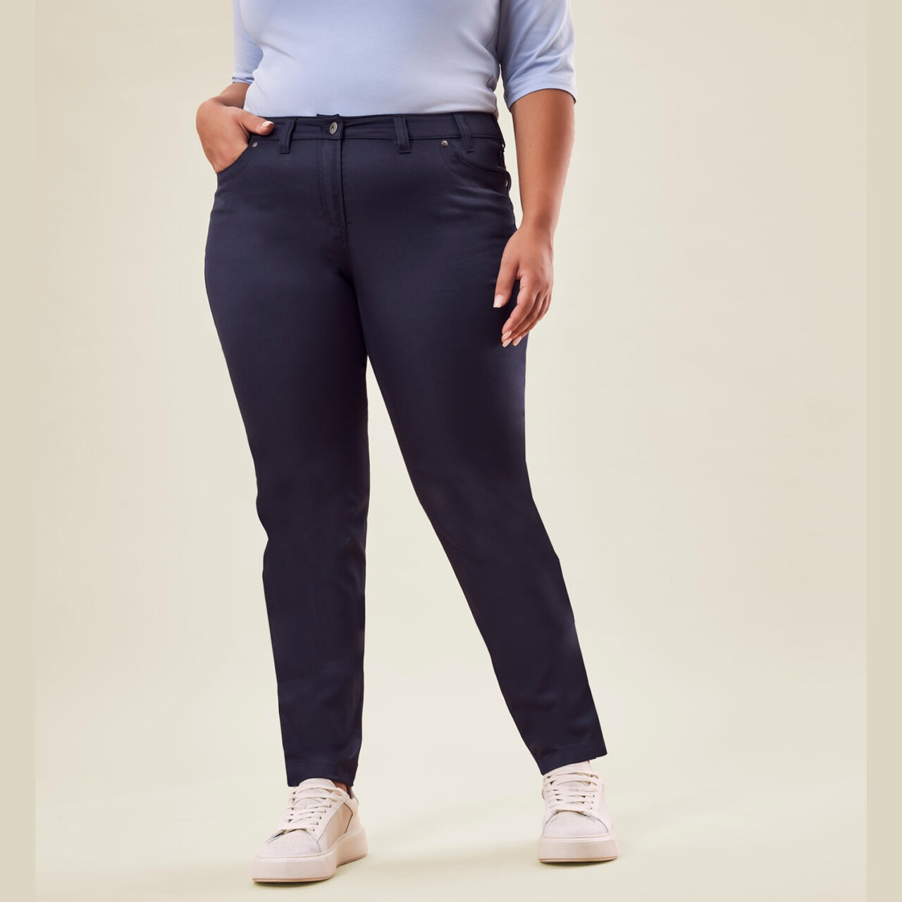 G1372 Naisten housut - regular fit | Standa
